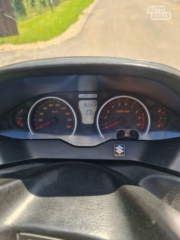 Suzuki Burgman 2008 Anykščiai, ar dzinēja tilpumu 0.40 L un nobraukumu 0 tūkst. km par 1550 €, foto 4 vietnē AUTOMOTO.COM.LV