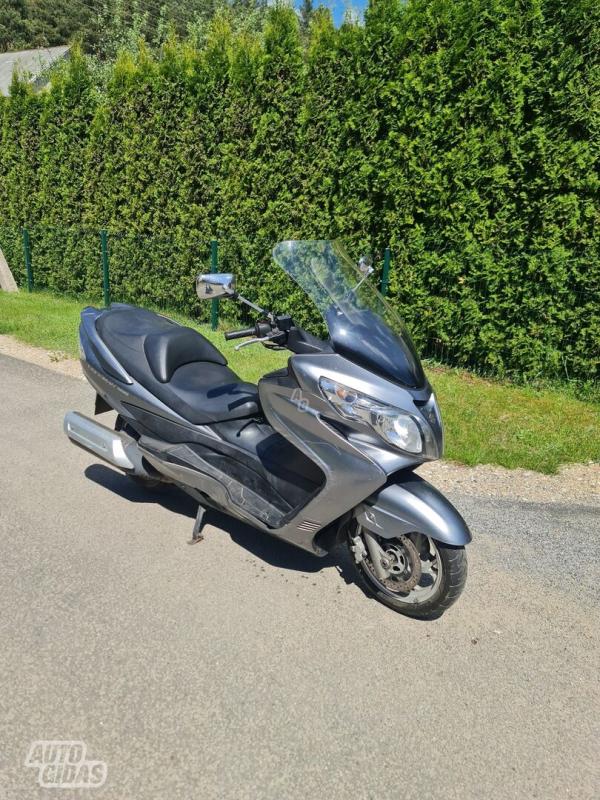 Suzuki Burgman 2008 Anykščiai, ar dzinēja tilpumu 0.40 L un nobraukumu 0 tūkst. km par 1550 €, foto 5 vietnē AUTOMOTO.COM.LV