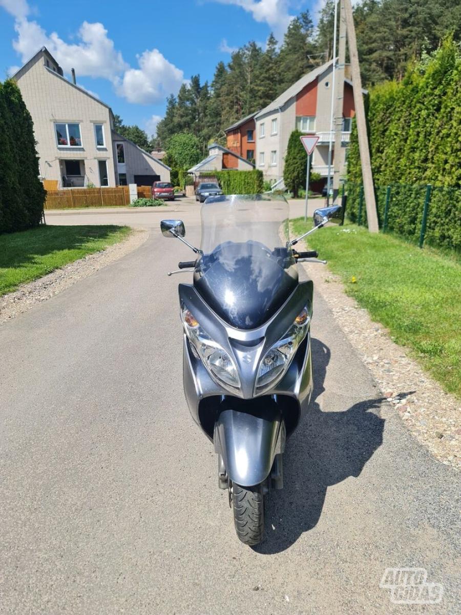 Suzuki Burgman 2008 in Anyksciai, with an engine capacity of 0.40 L and mileage of 0 thousand km for 1550 €, photo 7 on AUTOMOTO.COM.LV
