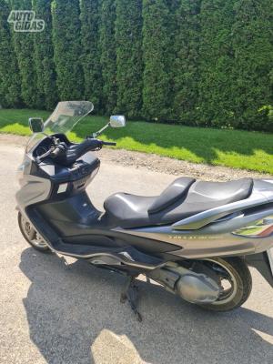 Suzuki Burgman 2008 in Anyksciai, with an engine capacity of 0.40 L and mileage of 0 thousand km for 1550 €, photo 10 on AUTOMOTO.COM.LV