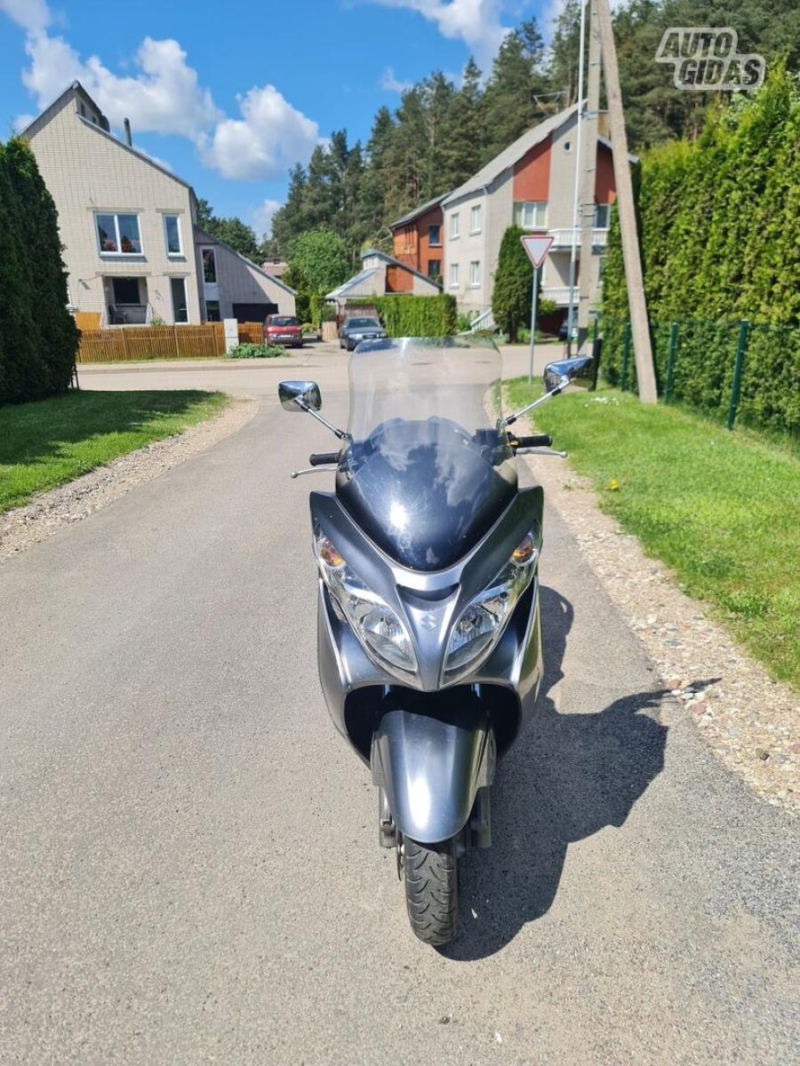 Suzuki Burgman 2008 in Anyksciai, with an engine capacity of 0.40 L and mileage of 0 thousand km for 1550 €, photo 14 on AUTOMOTO.COM.LV