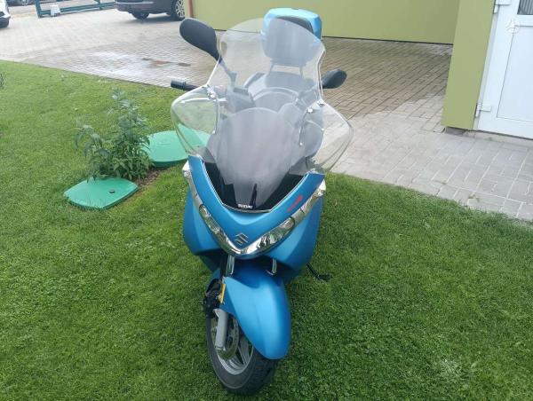 Suzuki Burgman 2008 in Kaunas, with an engine capacity of 0.13 L and mileage of 17 thousand km for 1850 €, photo 5 on AUTOMOTO.COM.LV