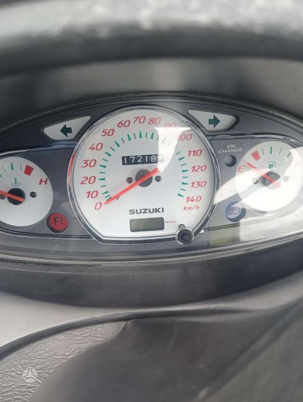 Suzuki Burgman 2008 in Kaunas, with an engine capacity of 0.13 L and mileage of 17 thousand km for 1850 €, photo 8 on AUTOMOTO.COM.LV