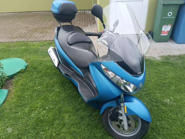 Сузуки Burgman 2008 в Каунас, объемом двигателя 0.13 л и пробегом 17 тыс. км за 1850 €, фото 3 на AUTOMOTO.COM.LV