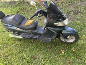 Suzuki Burgman 2008 in Varena, with an engine capacity of 0.40 L and mileage of 100 thousand km for 550 €, photo 3 on AUTOMOTO.COM.LV