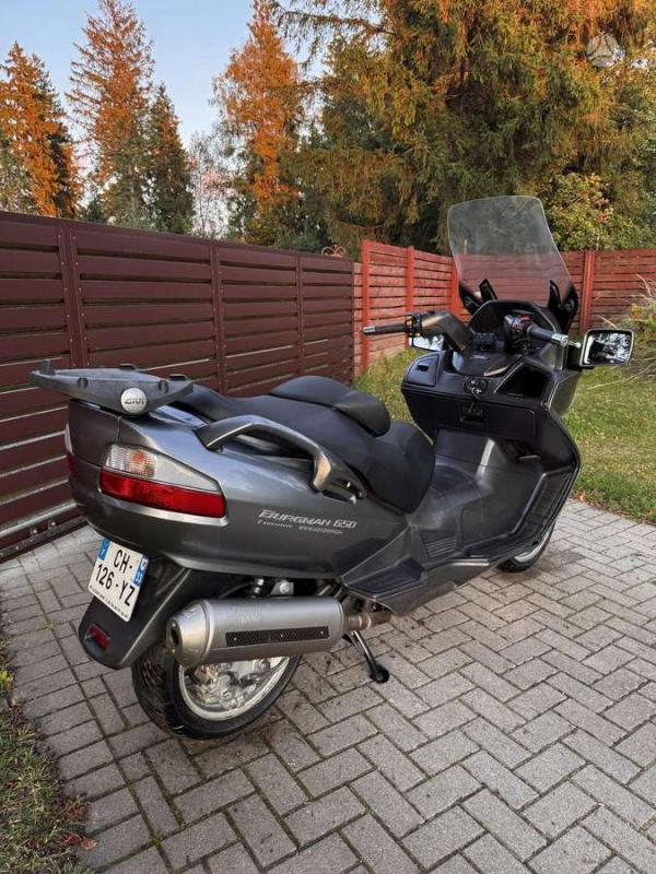 Suzuki Burgman 2008 in Kaunas on AUTOMOTO.COM.LV Suzuki Burgman 2008 in Kaunas, with an engine capacity of 0.65 L and mileage of 36 thousand km for 1650 €, photo 4 on AUTOMOTO.COM.LV