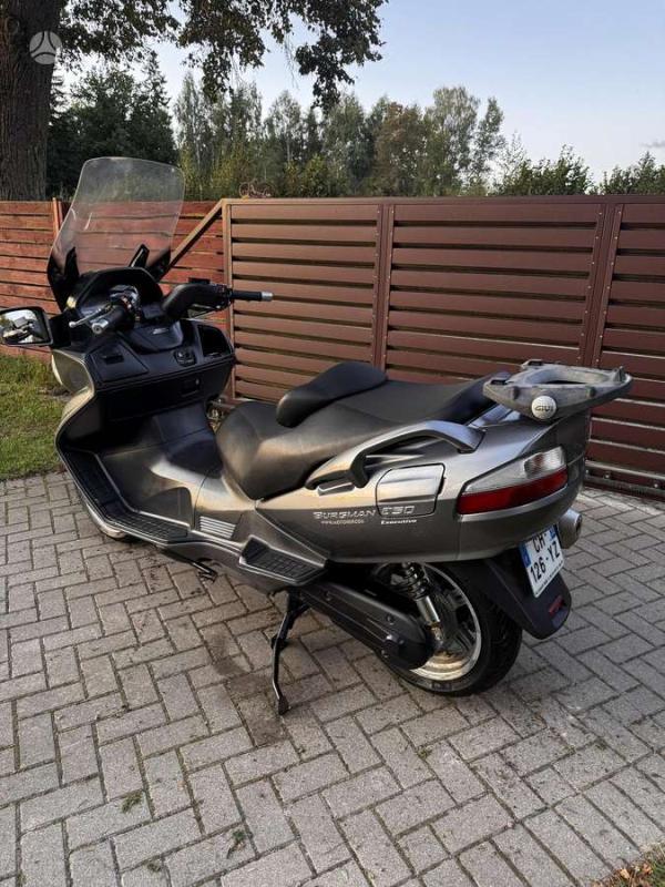 Suzuki Burgman 2008 in Kaunas on AUTOMOTO.COM.LV Suzuki Burgman 2008 in Kaunas, with an engine capacity of 0.65 L and mileage of 36 thousand km for 1650 €, photo 7 on AUTOMOTO.COM.LV