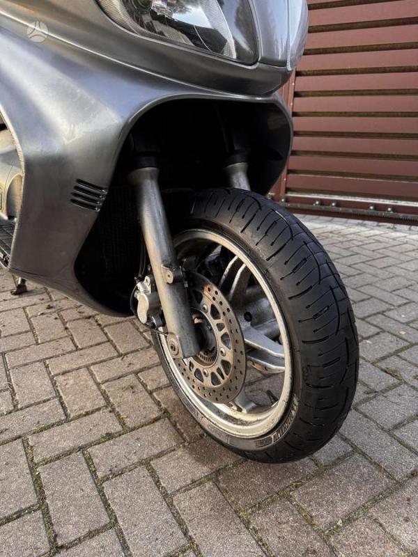 Suzuki Burgman 2008 in Kaunas on AUTOMOTO.COM.LV Suzuki Burgman 2008 in Kaunas, with an engine capacity of 0.65 L and mileage of 36 thousand km for 1650 €, photo 9 on AUTOMOTO.COM.LV