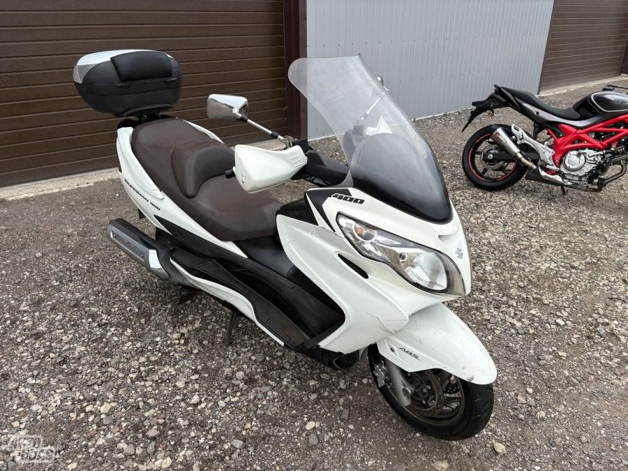 Suzuki Burgman 2009 in Kelme, with an engine capacity of 0.40 L and mileage of 60 thousand km for 915 €, photo 1 on AUTOMOTO.COM.LV