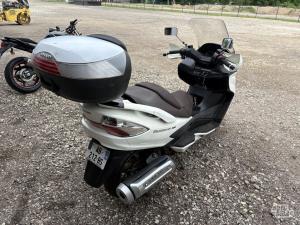 Suzuki Burgman 2009 in Kelme, with an engine capacity of 0.40 L and mileage of 60 thousand km for 915 €, photo 4 on AUTOMOTO.COM.LV