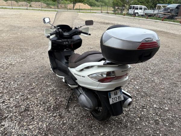 Suzuki Burgman 2009 Kelmė, ar dzinēja tilpumu 0.40 L un nobraukumu 60 tūkst. km par 915 €, foto 4 vietnē AUTOMOTO.COM.LV