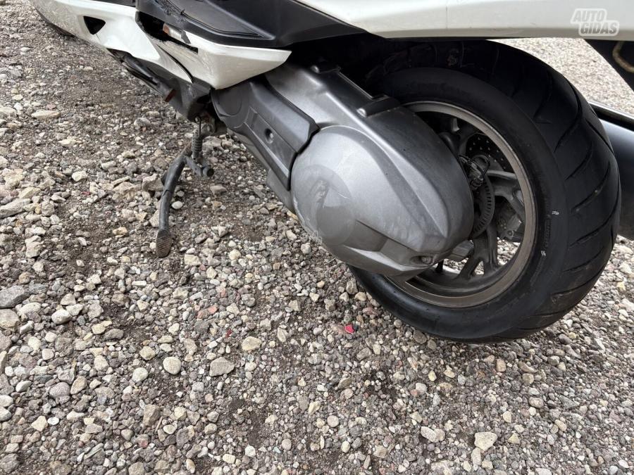 Suzuki Burgman 2009 in Kelme, with an engine capacity of 0.40 L and mileage of 60 thousand km for 915 €, photo 11 on AUTOMOTO.COM.LV