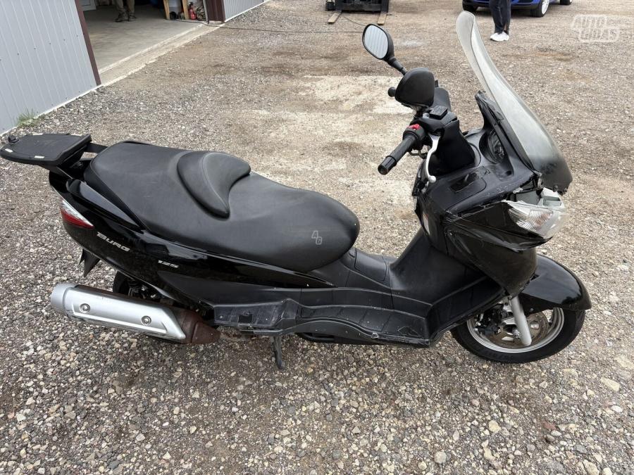 Suzuki Burgman 2010 Kelmė, ar dzinēja tilpumu 0.13 L un nobraukumu 23 tūkst. km par 515 €, foto 3 vietnē AUTOMOTO.COM.LV
