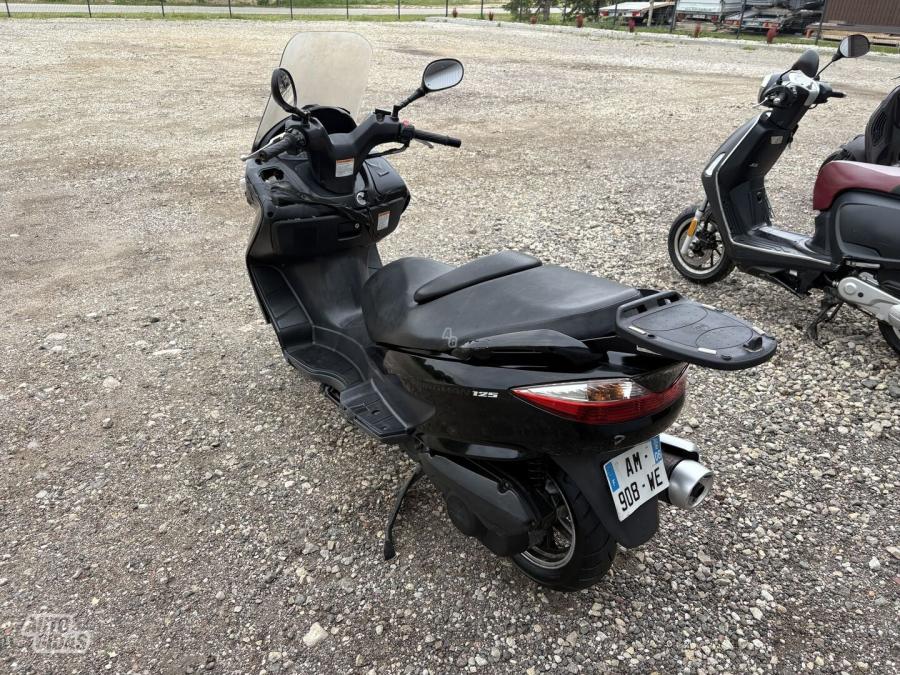 Suzuki Burgman 2010 Kelmė, ar dzinēja tilpumu 0.13 L un nobraukumu 23 tūkst. km par 515 €, foto 5 vietnē AUTOMOTO.COM.LV