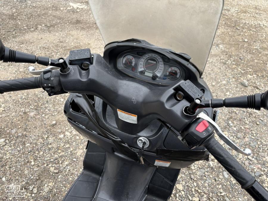 Suzuki Burgman 2010 Kelmė, ar dzinēja tilpumu 0.13 L un nobraukumu 23 tūkst. km par 515 €, foto 14 vietnē AUTOMOTO.COM.LV
