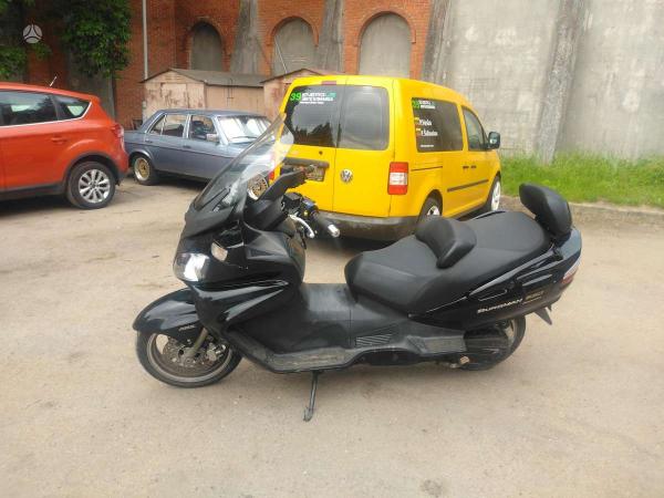 Suzuki Burgman 2010 Viļņa, ar dzinēja tilpumu 0.65 L un nobraukumu 21 tūkst. km par 2999 €, foto 1 vietnē AUTOMOTO.COM.LV