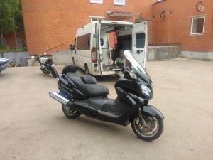 Suzuki Burgman 2010 Viļņa, ar dzinēja tilpumu 0.65 L un nobraukumu 21 tūkst. km par 2999 €, foto 5 vietnē AUTOMOTO.COM.LV