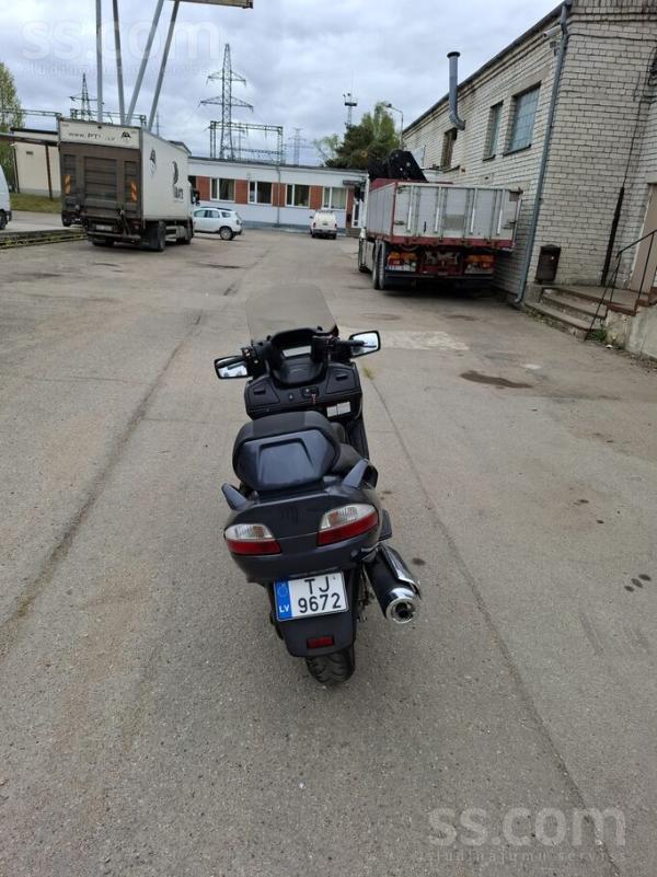 Suzuki Burgman 2012 in Riga, with an engine capacity of 0.65 L and mileage of 0 thousand km for 4500 €, photo 3 on AUTOMOTO.COM.LV
