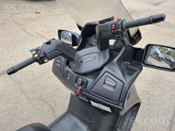 Suzuki Burgman 2012 in Riga, with an engine capacity of 0.65 L and mileage of 0 thousand km for 4500 €, photo 5 on AUTOMOTO.COM.LV