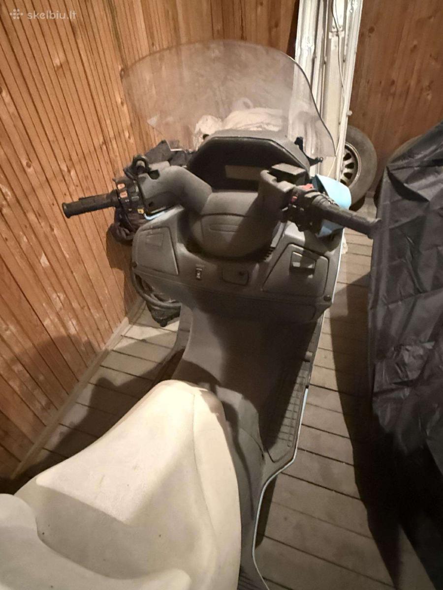 Suzuki Burgman 2012 in Vilnius, with an engine capacity of 0.00 L and mileage of 21 thousand km for 1200 €, photo 5 on AUTOMOTO.COM.LV