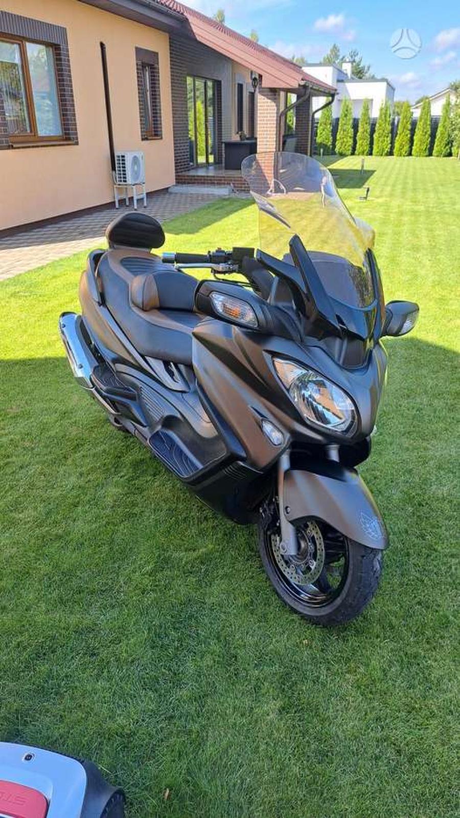Suzuki Burgman 2014 Šalčininkai, ar dzinēja tilpumu 0.65 L un nobraukumu 35 tūkst. km par 3800 €, foto 1 vietnē AUTOMOTO.COM.LV