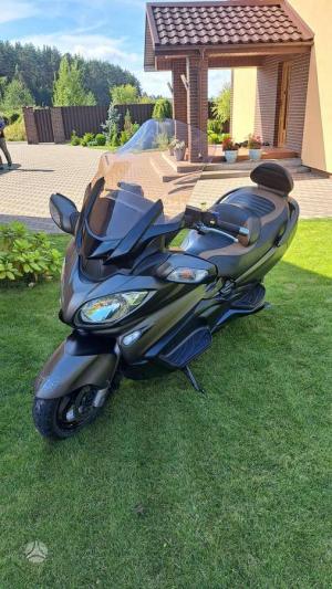 Suzuki Burgman 2014 Šalčininkai, ar dzinēja tilpumu 0.65 L un nobraukumu 35 tūkst. km par 3800 €, foto 3 vietnē AUTOMOTO.COM.LV