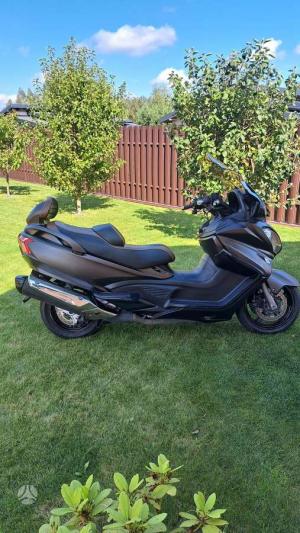 Suzuki Burgman 2014 Šalčininkai, ar dzinēja tilpumu 0.65 L un nobraukumu 35 tūkst. km par 3800 €, foto 4 vietnē AUTOMOTO.COM.LV