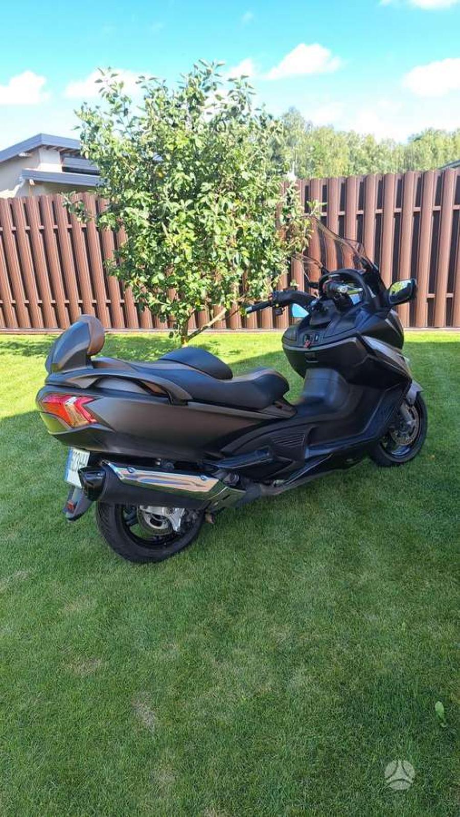 Suzuki Burgman 2014 Šalčininkai, ar dzinēja tilpumu 0.65 L un nobraukumu 35 tūkst. km par 3800 €, foto 6 vietnē AUTOMOTO.COM.LV