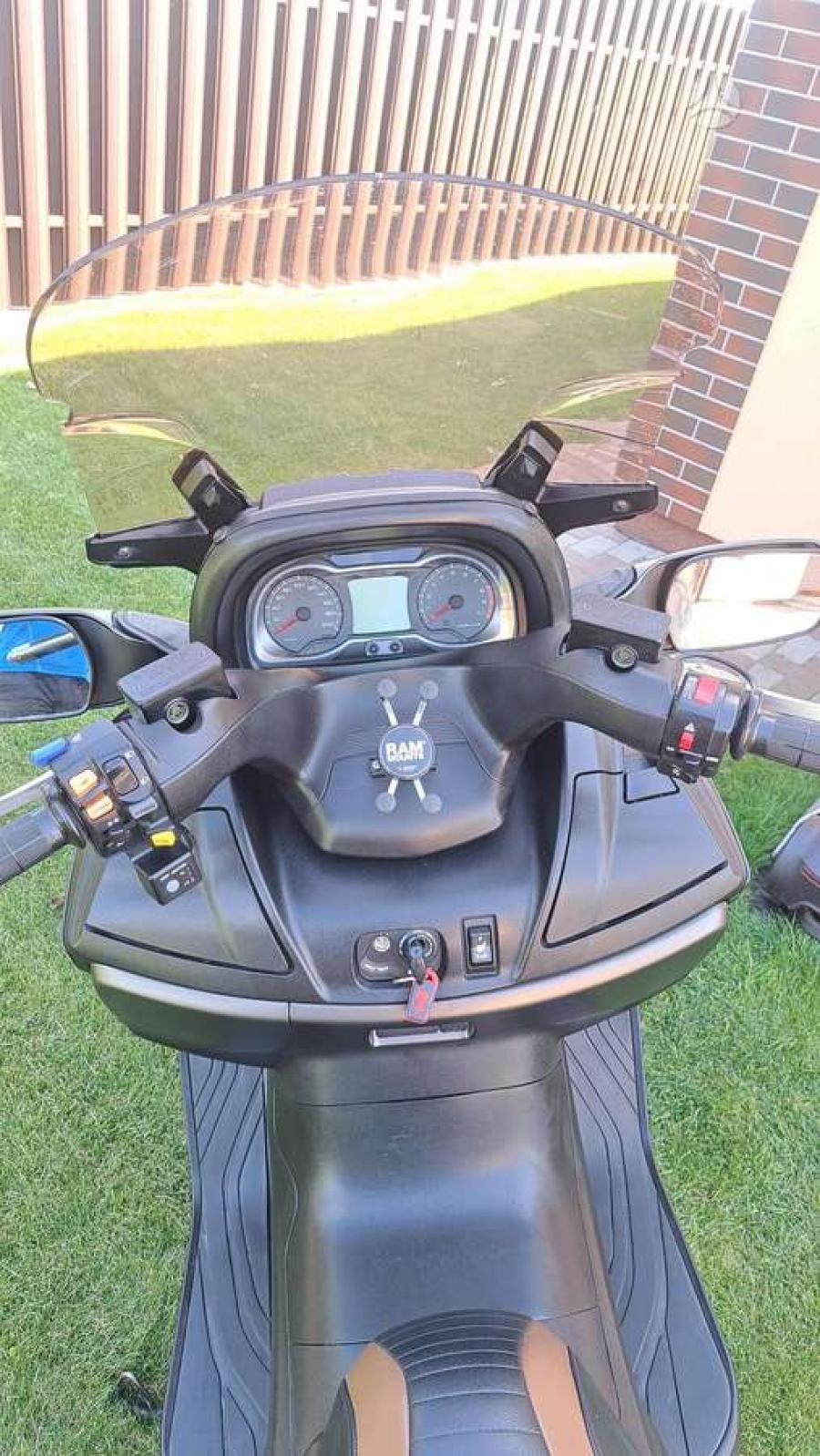 Suzuki Burgman 2014 Šalčininkai, ar dzinēja tilpumu 0.65 L un nobraukumu 35 tūkst. km par 3800 €, foto 9 vietnē AUTOMOTO.COM.LV