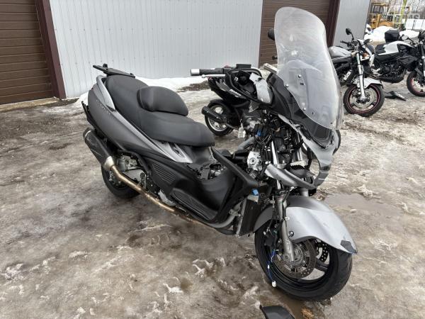 Suzuki Burgman 2015 in Kelme, with an engine capacity of 0.65 L and mileage of 18 thousand km for 865 €, photo 2 on AUTOMOTO.COM.LV