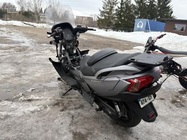 Suzuki Burgman 2015 in Kelme, with an engine capacity of 0.65 L and mileage of 18 thousand km for 865 €, photo 5 on AUTOMOTO.COM.LV