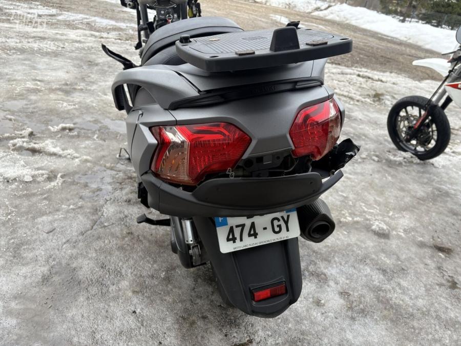 Suzuki Burgman 2015 Kelmė, ar dzinēja tilpumu 0.65 L un nobraukumu 18 tūkst. km par 865 €, foto 12 vietnē AUTOMOTO.COM.LV