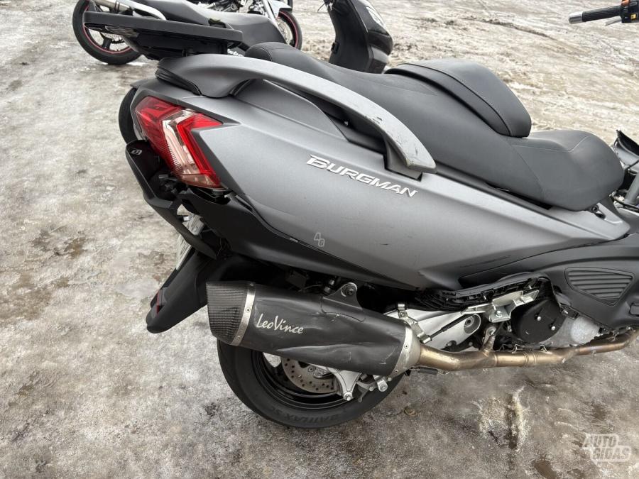 Suzuki Burgman 2015 Kelmė, ar dzinēja tilpumu 0.65 L un nobraukumu 18 tūkst. km par 865 €, foto 13 vietnē AUTOMOTO.COM.LV