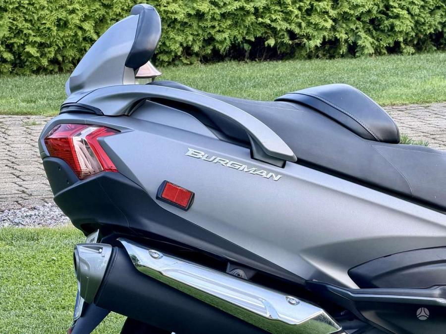 Suzuki Burgman 2018 Kauņa, ar dzinēja tilpumu 0.65 L un nobraukumu 12 tūkst. km par 4350 €, foto 4 vietnē AUTOMOTO.COM.LV