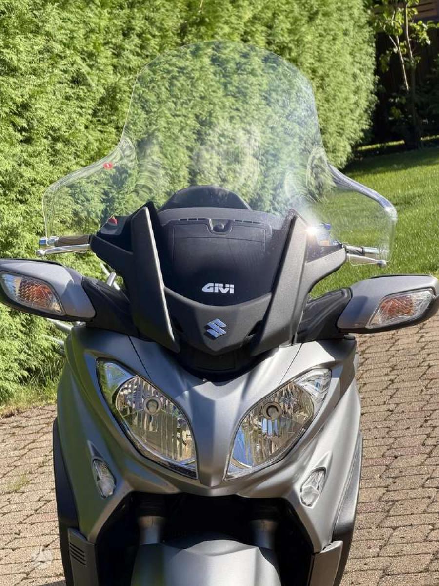 Suzuki Burgman 2018 Kauņa, ar dzinēja tilpumu 0.65 L un nobraukumu 12 tūkst. km par 4350 €, foto 10 vietnē AUTOMOTO.COM.LV