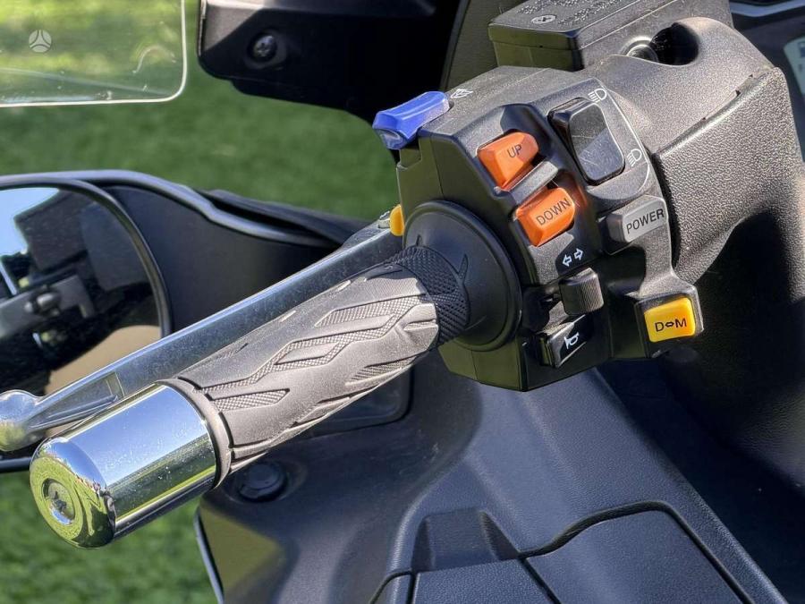 Suzuki Burgman 2018 Kauņa, ar dzinēja tilpumu 0.65 L un nobraukumu 12 tūkst. km par 4350 €, foto 12 vietnē AUTOMOTO.COM.LV