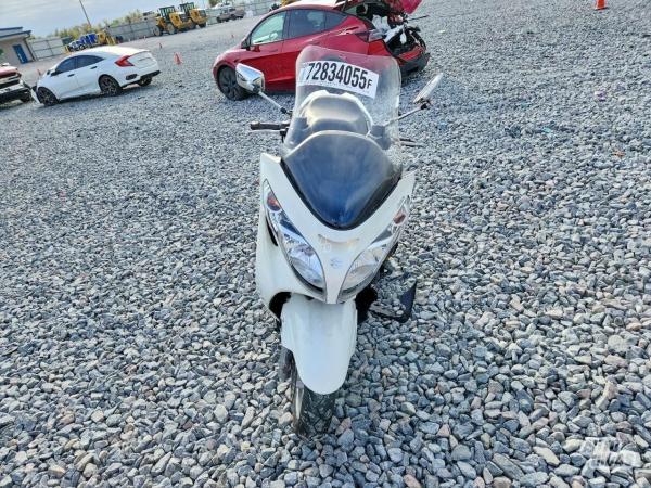 Balts Suzuki Burgman 2011 Klaipėda, ar dzinēja tilpumu 0.40 L un nobraukumu 17 tūkst. km par 3500 €, foto 2 vietnē AUTOMOTO.COM.LV