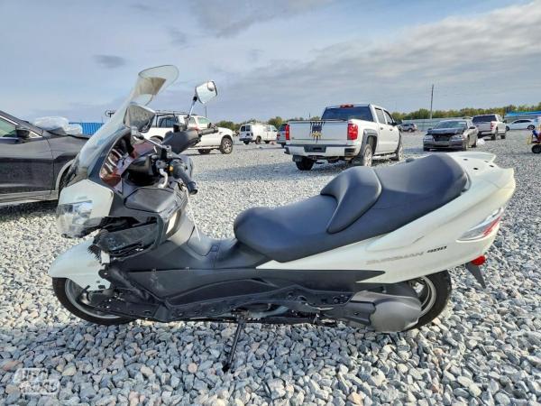 Balts Suzuki Burgman 2011 Klaipėda, ar dzinēja tilpumu 0.40 L un nobraukumu 17 tūkst. km par 3500 €, foto 3 vietnē AUTOMOTO.COM.LV