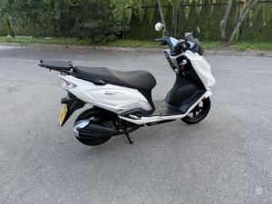 Balts Suzuki Burgman 2024 Kelmė, ar dzinēja tilpumu 0.13 L un nobraukumu 5 tūkst. km par 2499 €, foto 5 vietnē AUTOMOTO.COM.LV