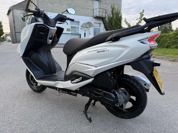 Balts Suzuki Burgman 2024 Kelmė, ar dzinēja tilpumu 0.13 L un nobraukumu 5 tūkst. km par 2499 €, foto 5 vietnē AUTOMOTO.COM.LV