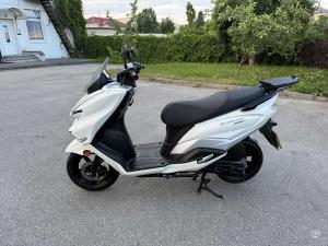 Balts Suzuki Burgman 2024 Kelmė, ar dzinēja tilpumu 0.13 L un nobraukumu 5 tūkst. km par 2499 €, foto 9 vietnē AUTOMOTO.COM.LV