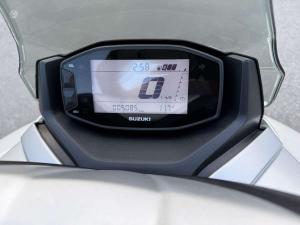 Balts Suzuki Burgman 2024 Kelmė, ar dzinēja tilpumu 0.13 L un nobraukumu 5 tūkst. km par 2499 €, foto 12 vietnē AUTOMOTO.COM.LV