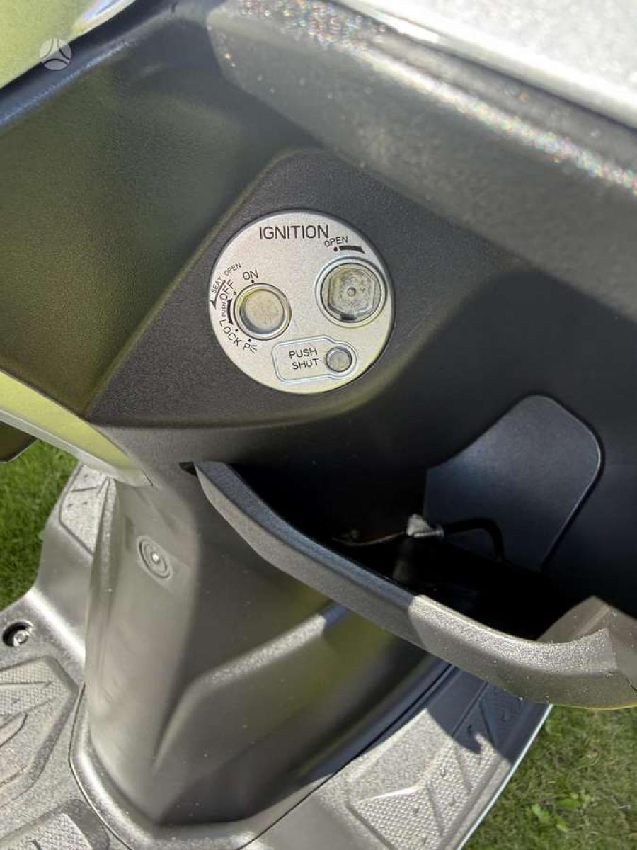 Balts Suzuki Burgman 2024 Kelmė, ar dzinēja tilpumu 0.13 L un nobraukumu 5 tūkst. km par 2499 €, foto 16 vietnē AUTOMOTO.COM.LV