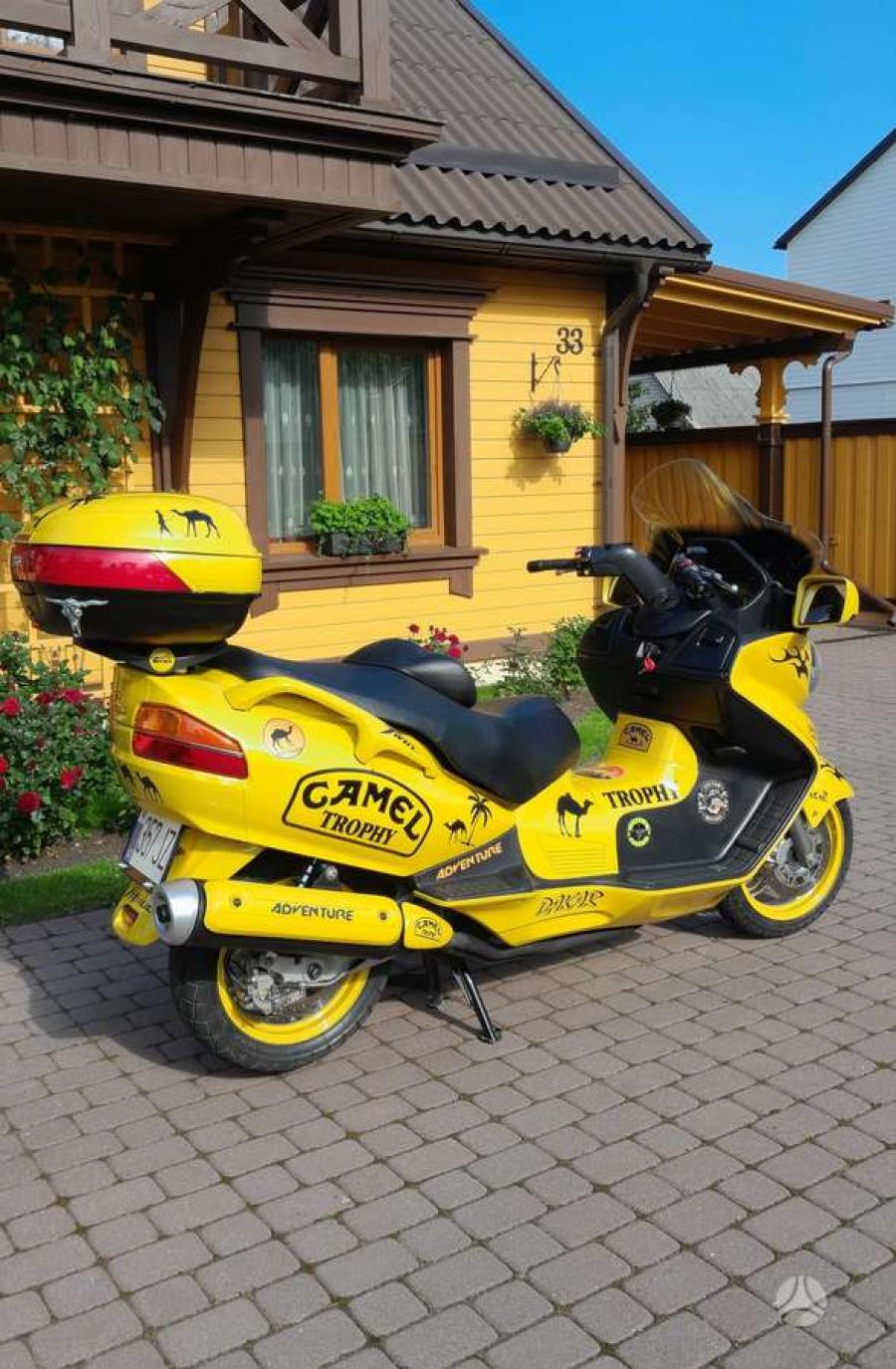 Dzeltens Suzuki Burgman 2003 Kelmė, ar dzinēja tilpumu 0.65 L un nobraukumu 57 tūkst. km par 2300 €, foto 3 vietnē AUTOMOTO.COM.LV