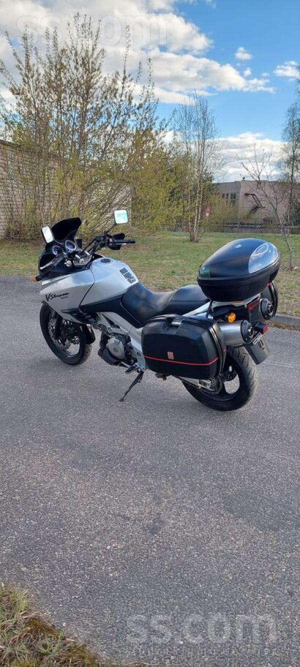 Suzuki DL 1000 2003 Daugavpils, ar dzinēja tilpumu 1.00 L un nobraukumu 0 tūkst. km par 2450 €, foto 6 vietnē AUTOMOTO.COM.LV