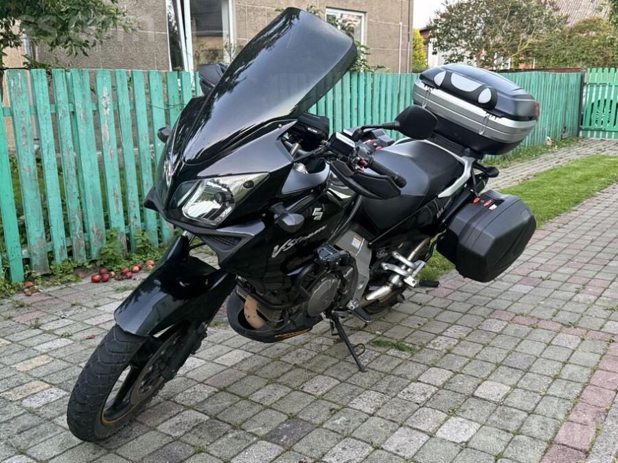 Suzuki DL 1000 2004 Ventspils, ar dzinēja tilpumu 1.00 L un nobraukumu 0 tūkst. km par 2800 €, foto 1 vietnē AUTOMOTO.COM.LV