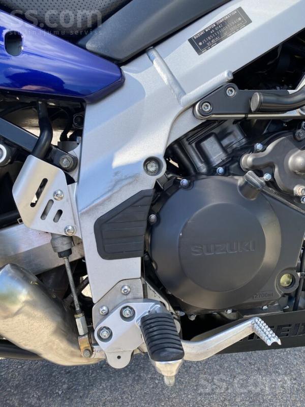 Suzuki DL 1000 2004 in Daugavpils, with an engine capacity of 1.00 L and mileage of 0 thousand km for 3100 €, photo 2 on AUTOMOTO.COM.LV