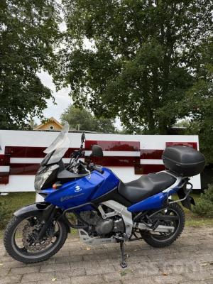 Suzuki DL 650 2004 Rīga, ar dzinēja tilpumu 0.65 L un nobraukumu 0 tūkst. km par 2500 €, foto  vietnē AUTOMOTO.COM.LV