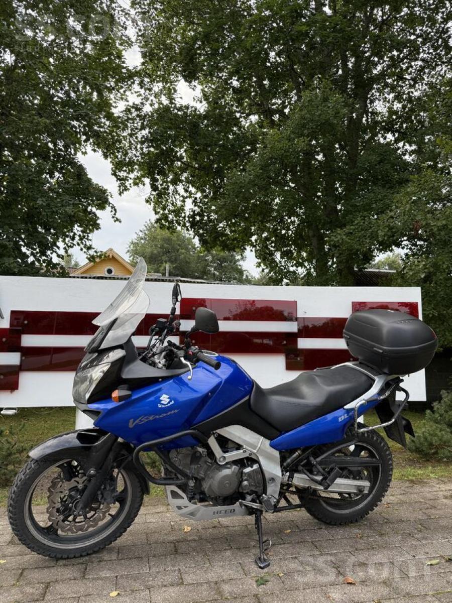 Suzuki DL 650 2004 Rīga, ar dzinēja tilpumu 0.65 L un nobraukumu 0 tūkst. km par 2500 €, foto 1 vietnē AUTOMOTO.COM.LV