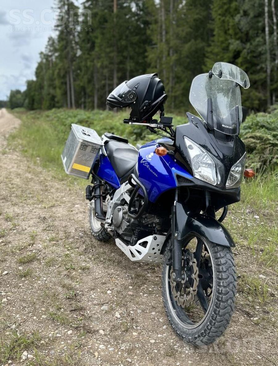 Suzuki DL 650 2004 Rīga, ar dzinēja tilpumu 0.65 L un nobraukumu 0 tūkst. km par 2500 €, foto 2 vietnē AUTOMOTO.COM.LV